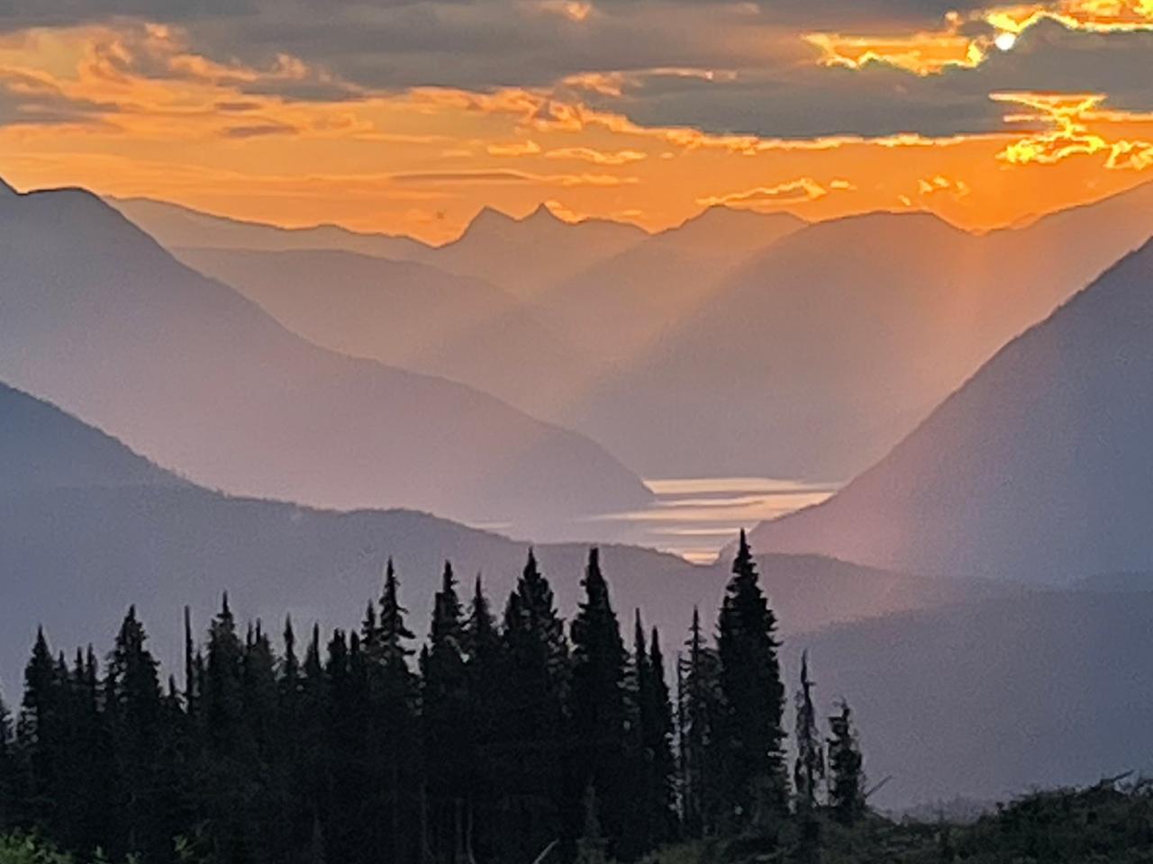 Cameron Ridge Bungalows | Gold Rush Trail Accommodations